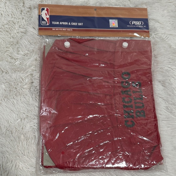 NBA | Accessories | Nwt Nba Chicago Bulls Apron Chef Hat Set | Poshmark